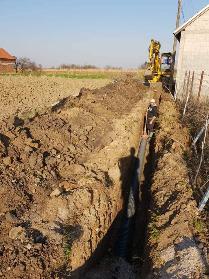 Filloi Rregullimi I Kanalizimit Në Rrugën Mehmeti Në Fshatin Vojnoc